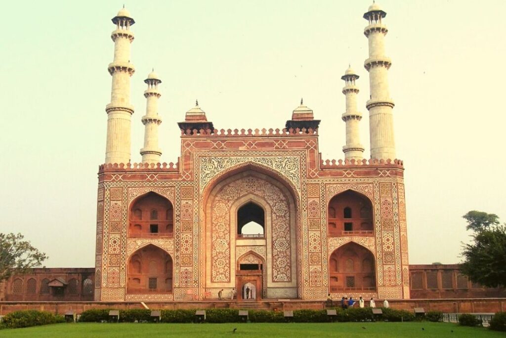 Top Places To Explore In Mathura | Travel n' Thrill